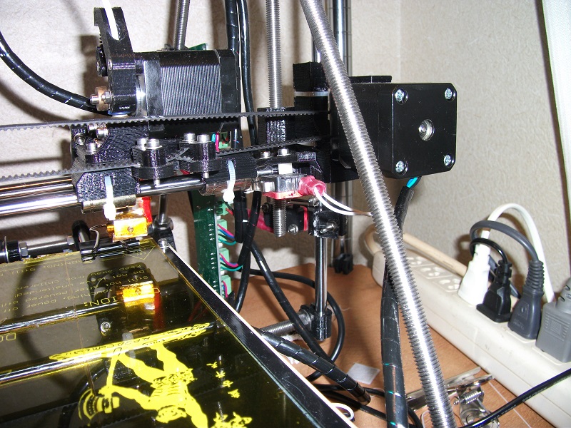 3Dプリンター RepRap Mendel Evolution（その4：原点と水平の調整）: across the road