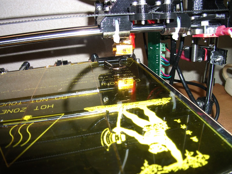 3Dプリンター RepRap Mendel Evolution（その4：原点と水平の調整）: across the road