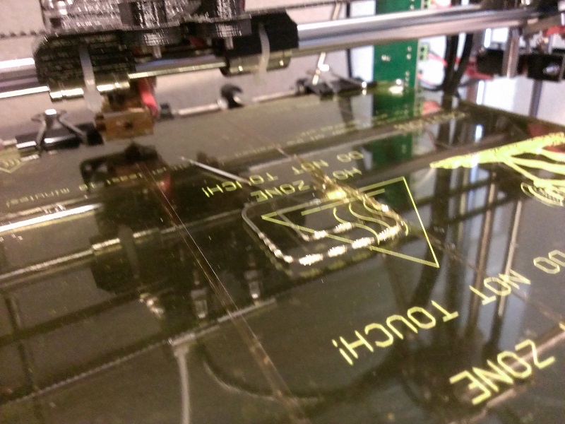 3Dプリンター RepRap Mendel Evolution（その4：原点と水平の調整）: across the road